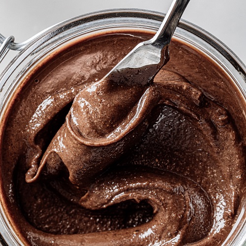 Chocolate Spreads: Versatile Complements for Your Baked Goods