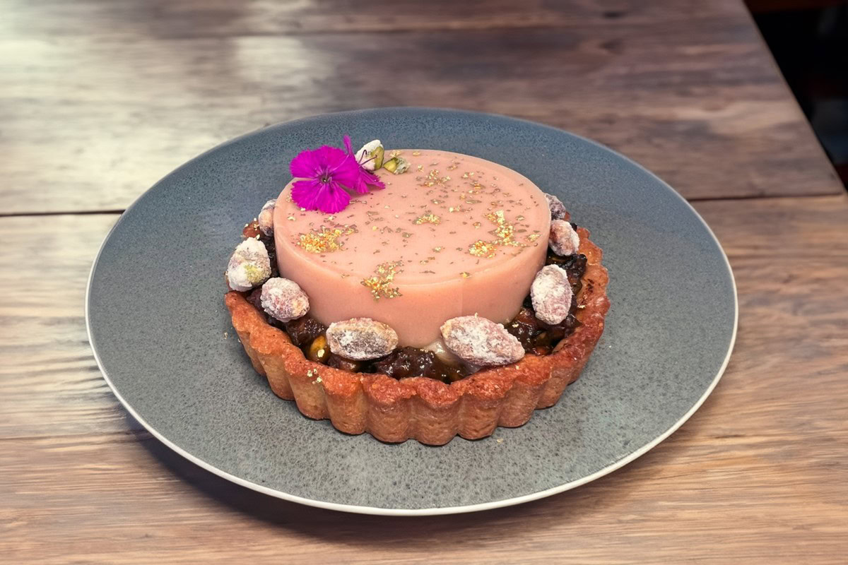 Vegan Tartlet with Pistachio-Miso Ragout and White Peach Mousse by ...